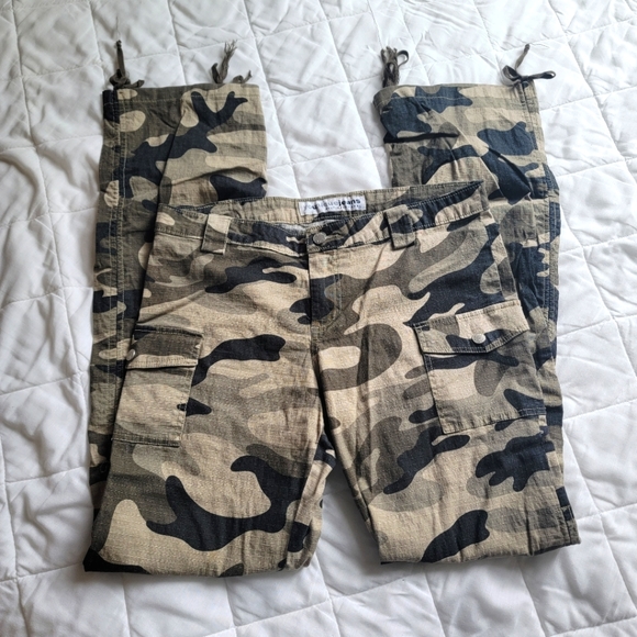 Younique | Pants & Jumpsuits | Y2k Younique Low Rise Camo Pants | Poshmark